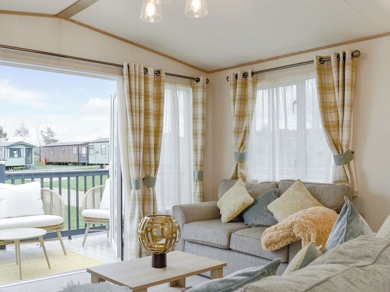 With Your Own Private Hot Tub, This Is The Perfect Spot To Unwind In. - Yorkshire