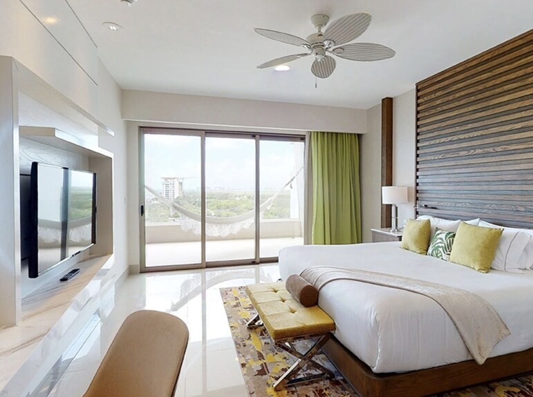 Stays At Either Tafer Resorts Or Villa Del Palmer Cancun - Isla Mujeres