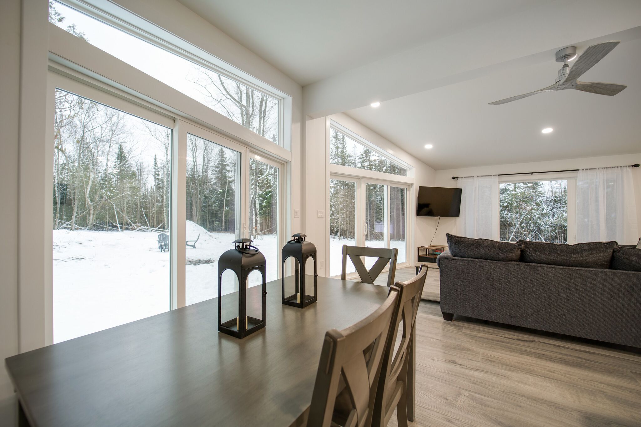 Wilderness Escape: Snowmobile Right From The Property  Your Winter Basecamp! - 셰보이건