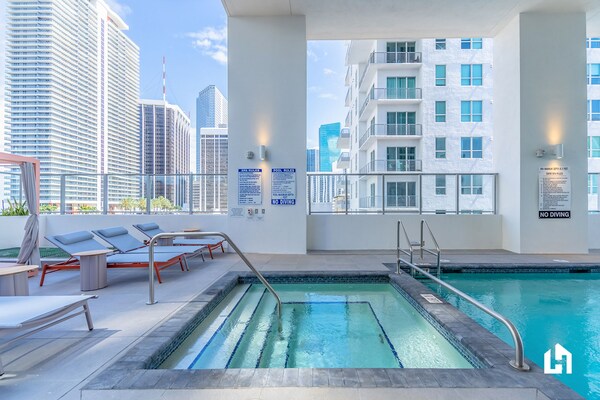Downtown Miami Condos By Lua Host - Miami Seaquarium, Key Biscayne