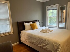 Quarto luxo | 1 quarto, individualmente decorados, individualmente mobiliados