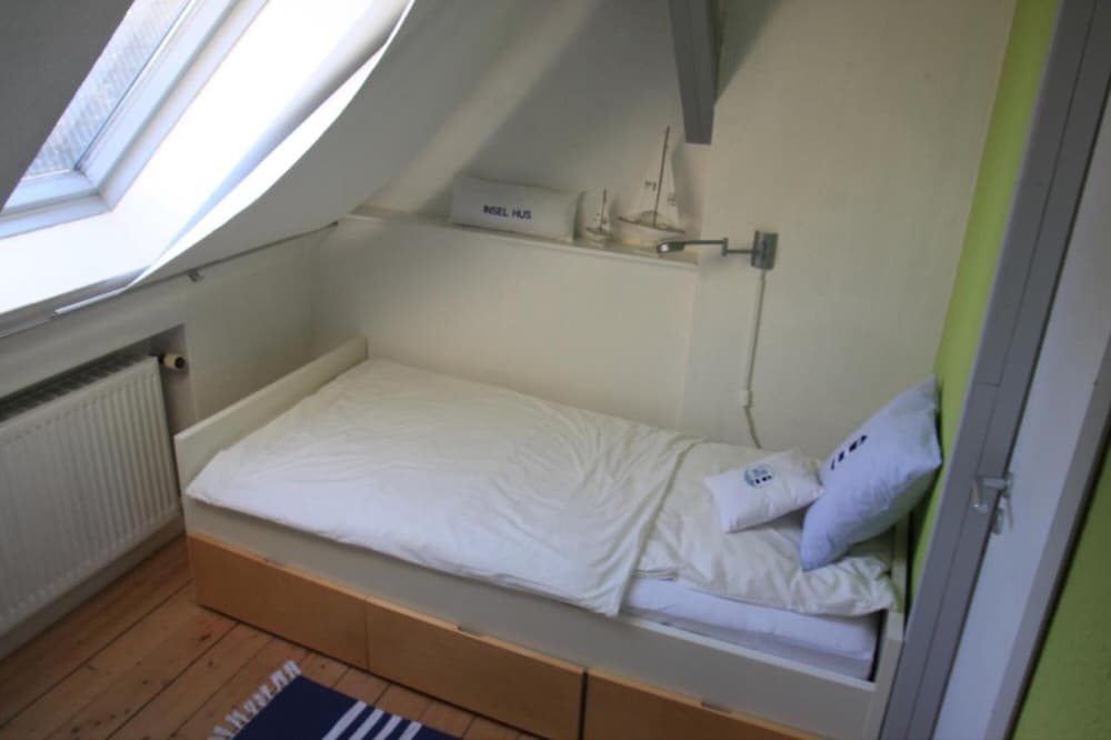 Ferienhaus "Insel Hus" Mit Privater Terrasse, Garten Und Wlan - Fehmarn