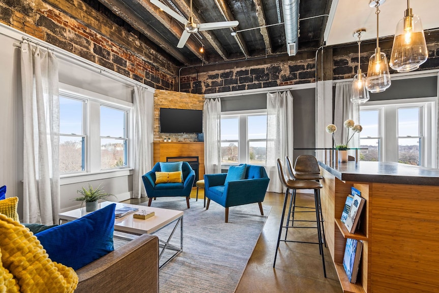 Gorgeous Penthouse Overlooking Nelson Atkins Museum! - Kauffman Stadium