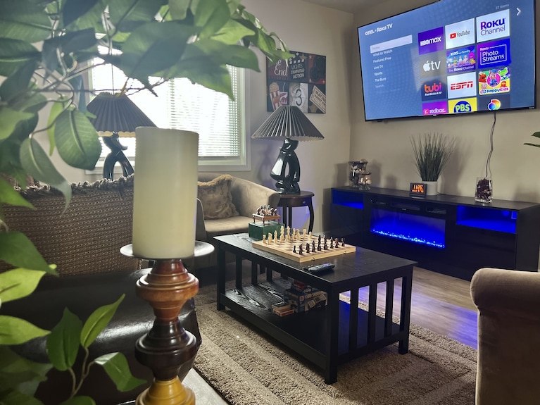 A Cozy, Homely, Fun Retreat Minutes From Downtown - Rochester, NY