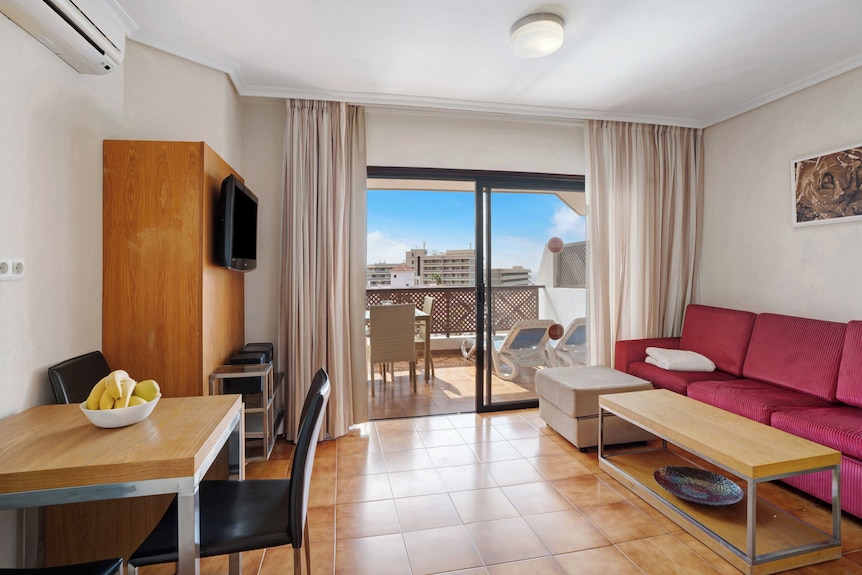 Apartamento De Vacaciones "Precioso En Golf De Sur" Con Piscina Compartida,terraza Privada Y Wi-fi - Tenerife