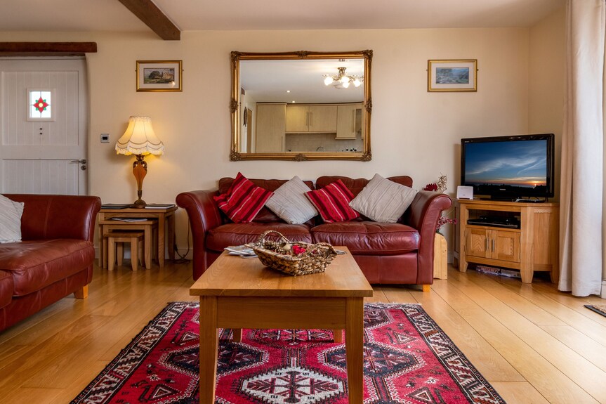 Tregarnedd Cottage - Two Bedroom Cottage, Sleeps 4 - 安格爾西島