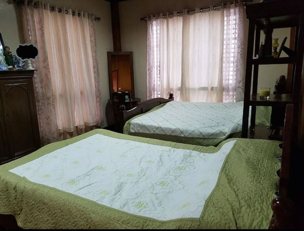 Well-preserved Ancestral Home At The Heart Of Badoc Poblacion - Currimao