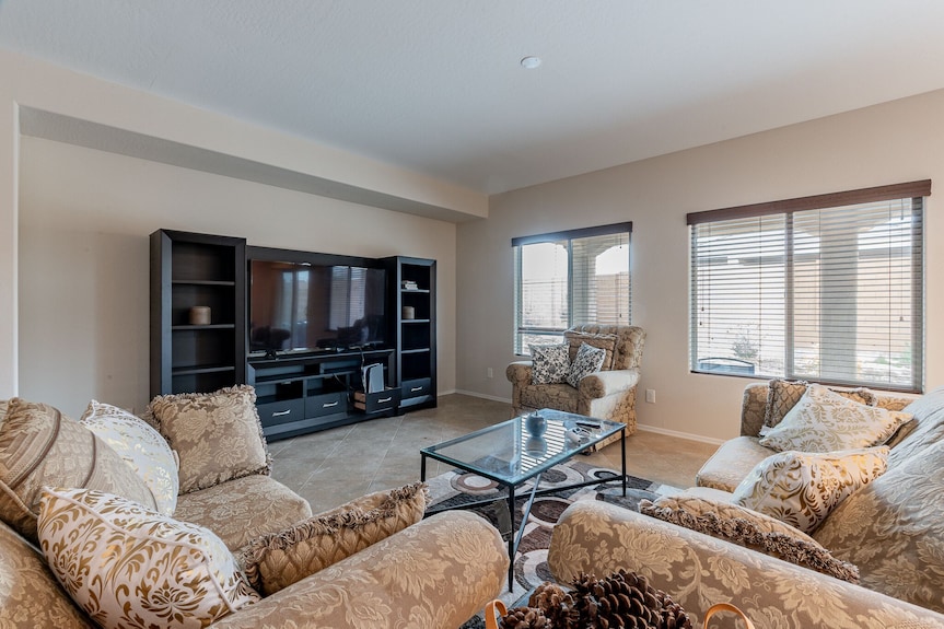 Summer Sale & Pet Friendly! - Surprise, AZ