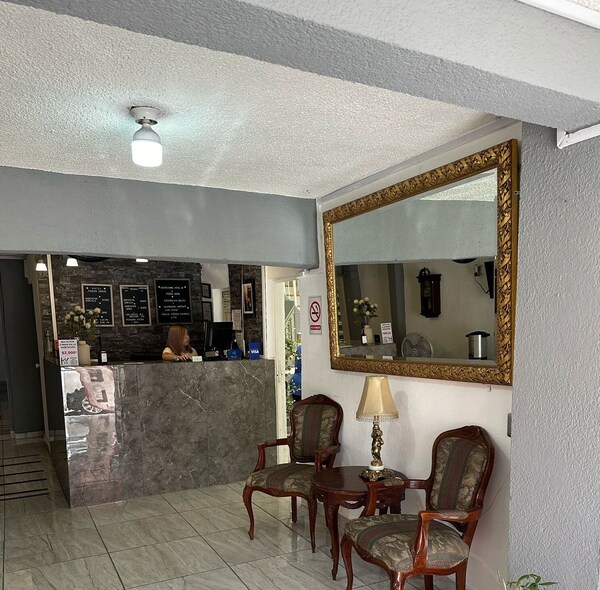 Hotel Posada Jardin Aguascalientes - 아과스칼리엔테스