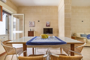 Apartamento | Sala de estar | TV de ecrã plano 