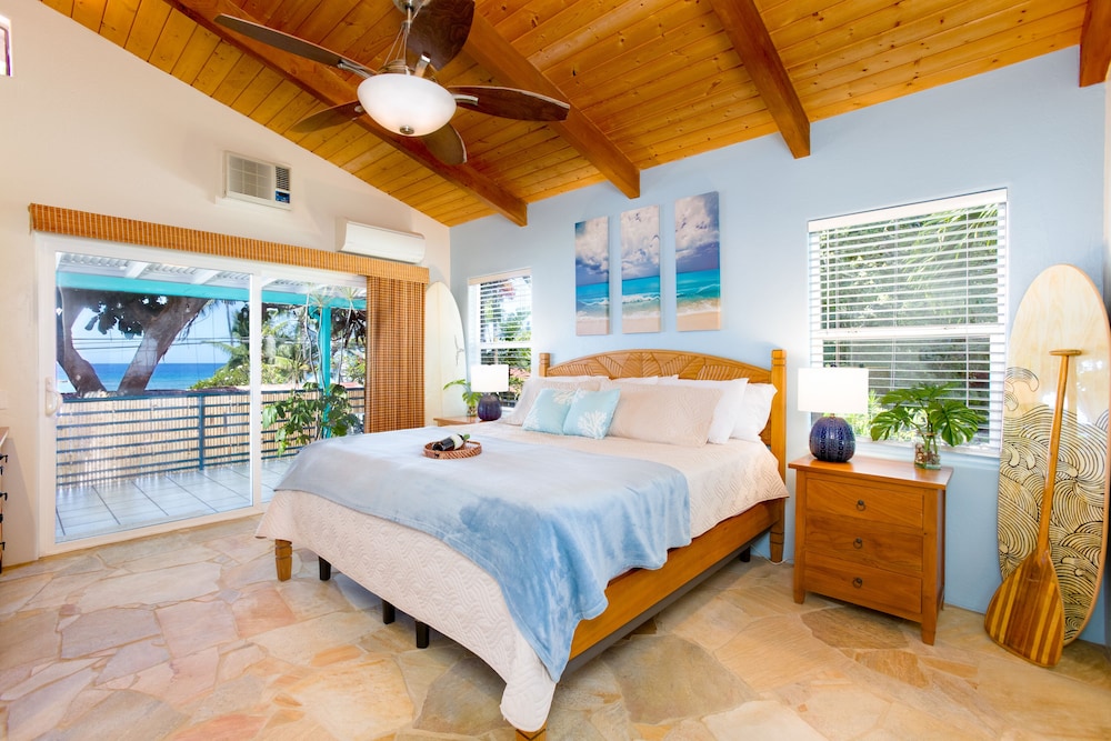 Ocean Front Beach House located only steps from the water! - Kahaluu ...
