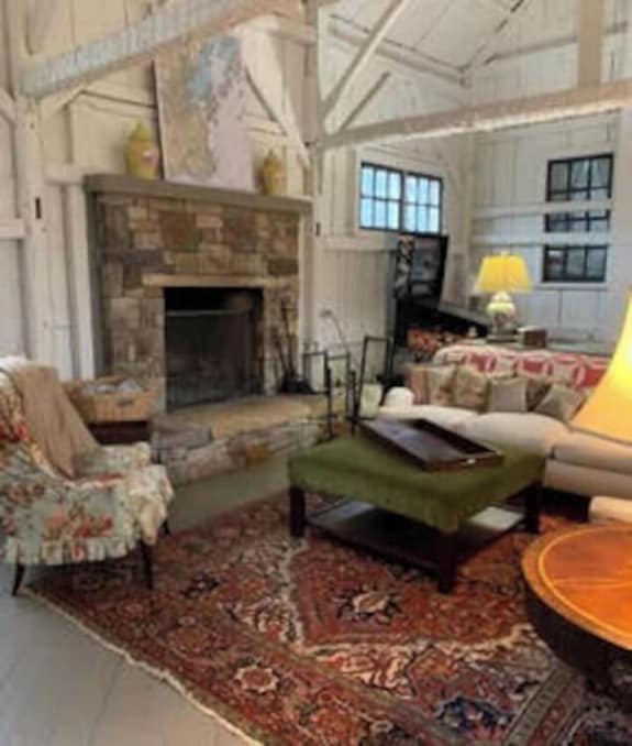 Historic, Antique Southern Maine Farmhouse For All Seasons - 5 Mins To Portland! - 波特蘭