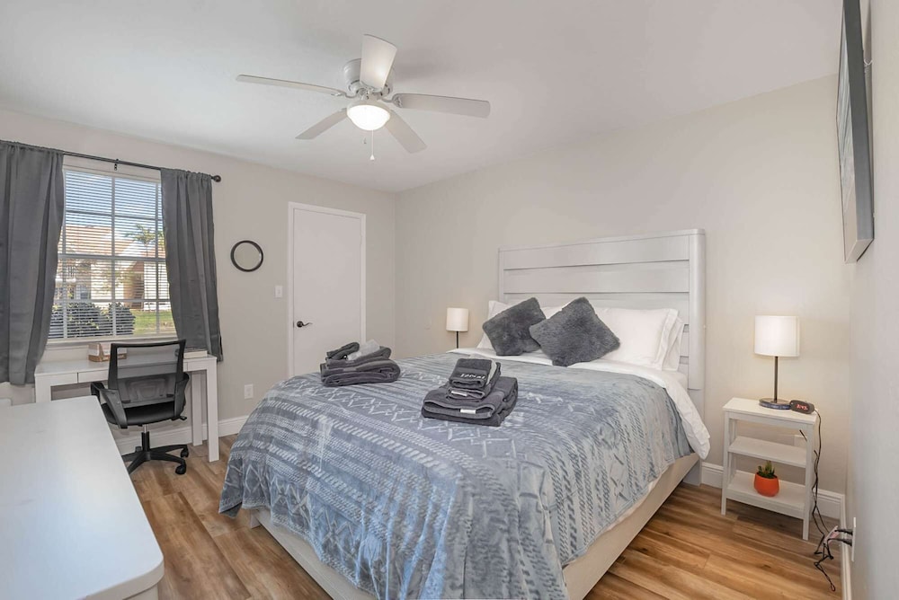 Michele · Ground Floor Beachside Condo · Half Mile From Beach - Melbourne Beach, FL