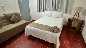 Ferros/tábuas de passar roupa, Wi-Fi de cortesia, roupa de cama