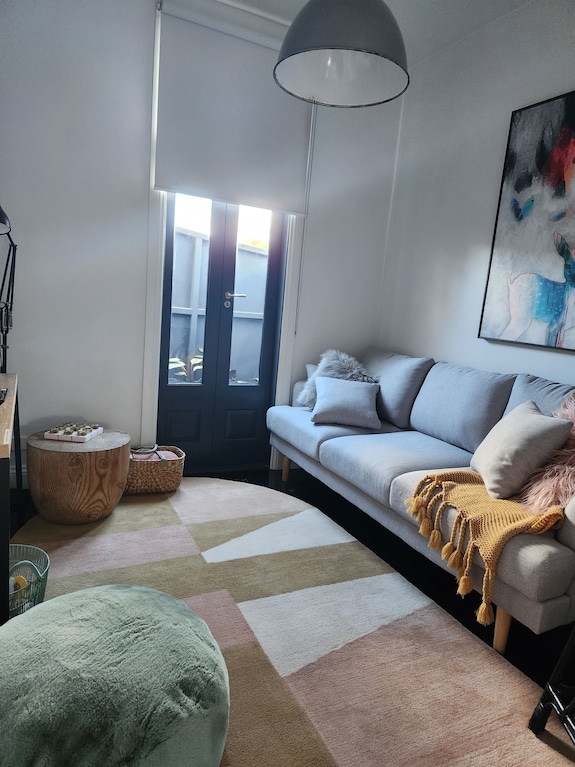 Jayda- **A Split Level Home With A Magical Ambience ** - Daylesford