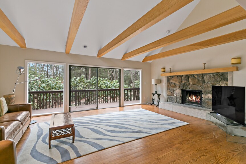 Beautiful Contemporary House , Only One Hour From Manhattan - New Canaan, CT