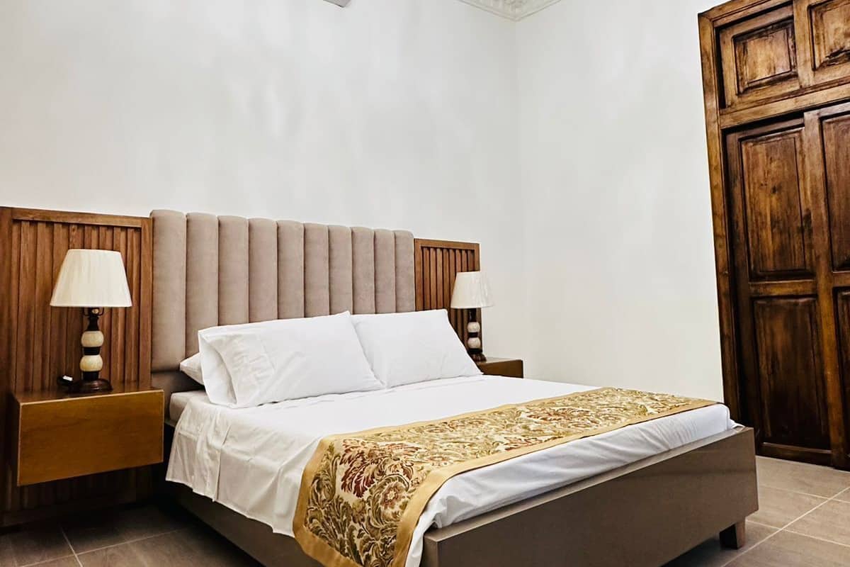 Quarto Duplo Deluxe | Wi-fi grátis, com decoração personalizada, com mobília individualizada