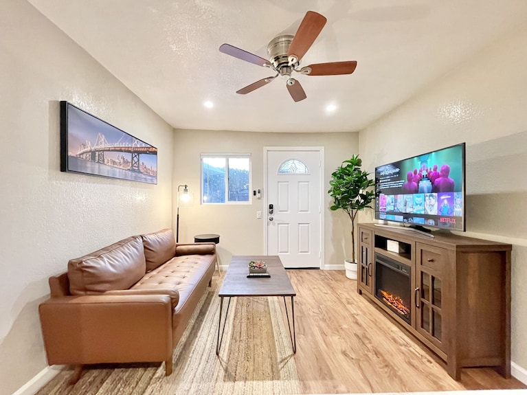 Large New Modern Guest House + Laundry + Garden - San Jose, CA