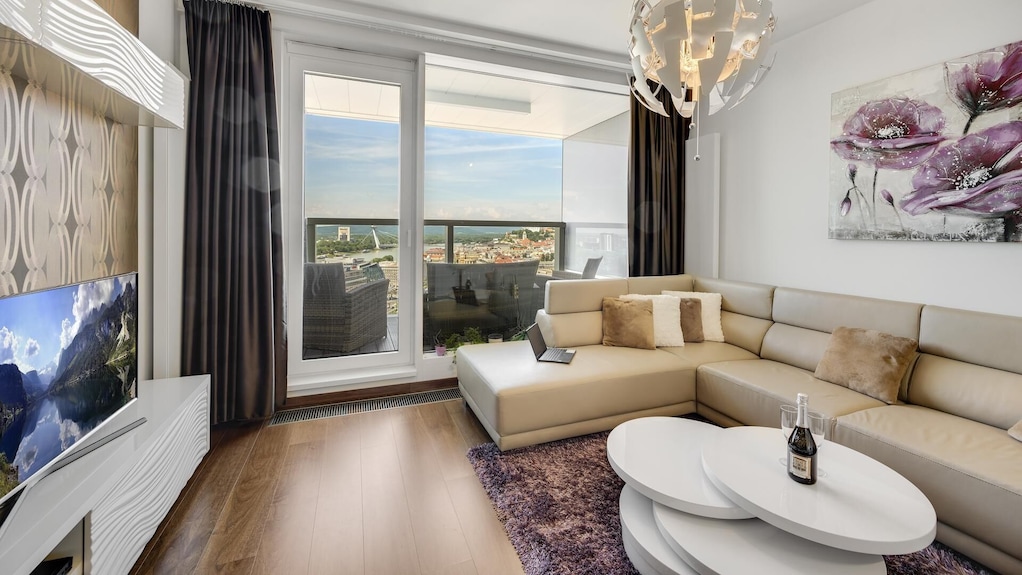 Panorama - Sunset And Castle View, 22nd Floor, Garage, Ac - Bratislava