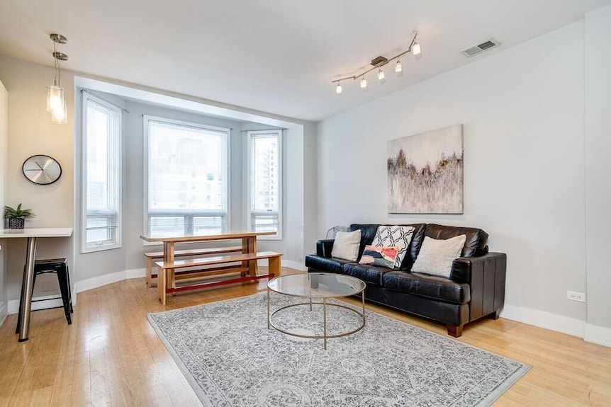 870 1&2 - 2 Separate Suites In Same Building - Chicago