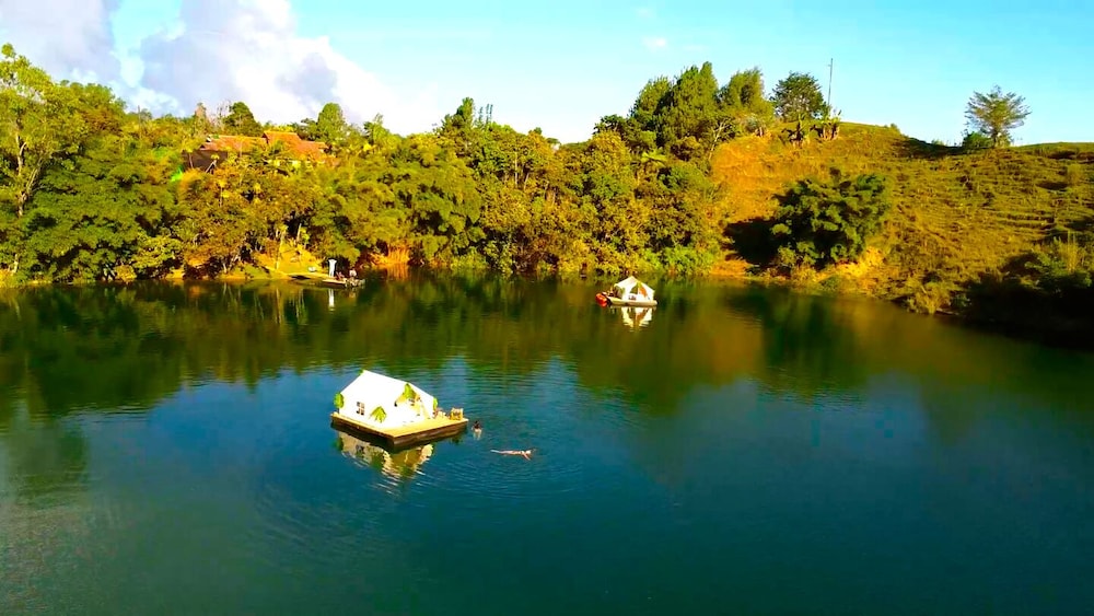 Finca Paraiso Glamping - Guatape