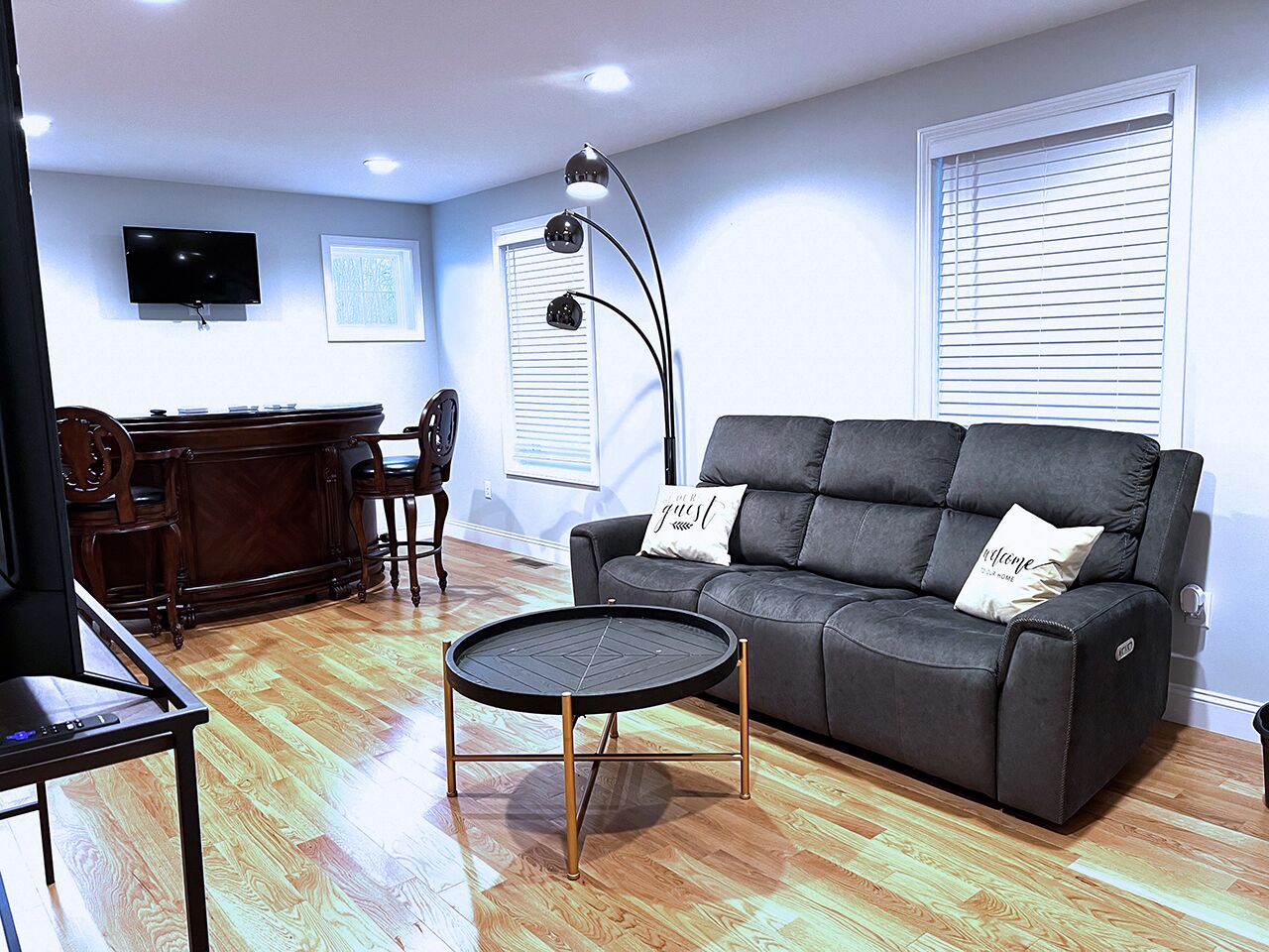 Whispering Pines, Spacious, Nearby Kingston Lake - Salem, NH