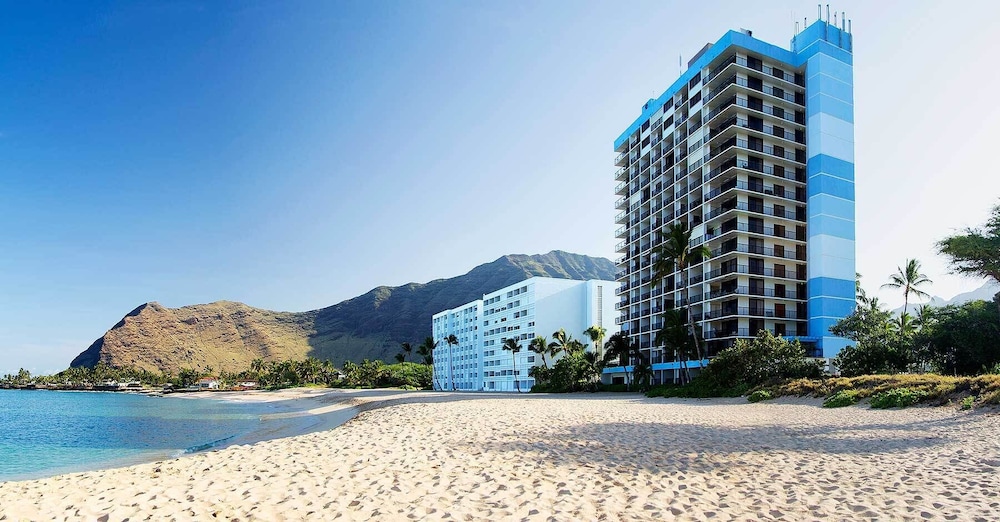 Hawaiian Princess At Makaha Beach - ハレイワ, HI