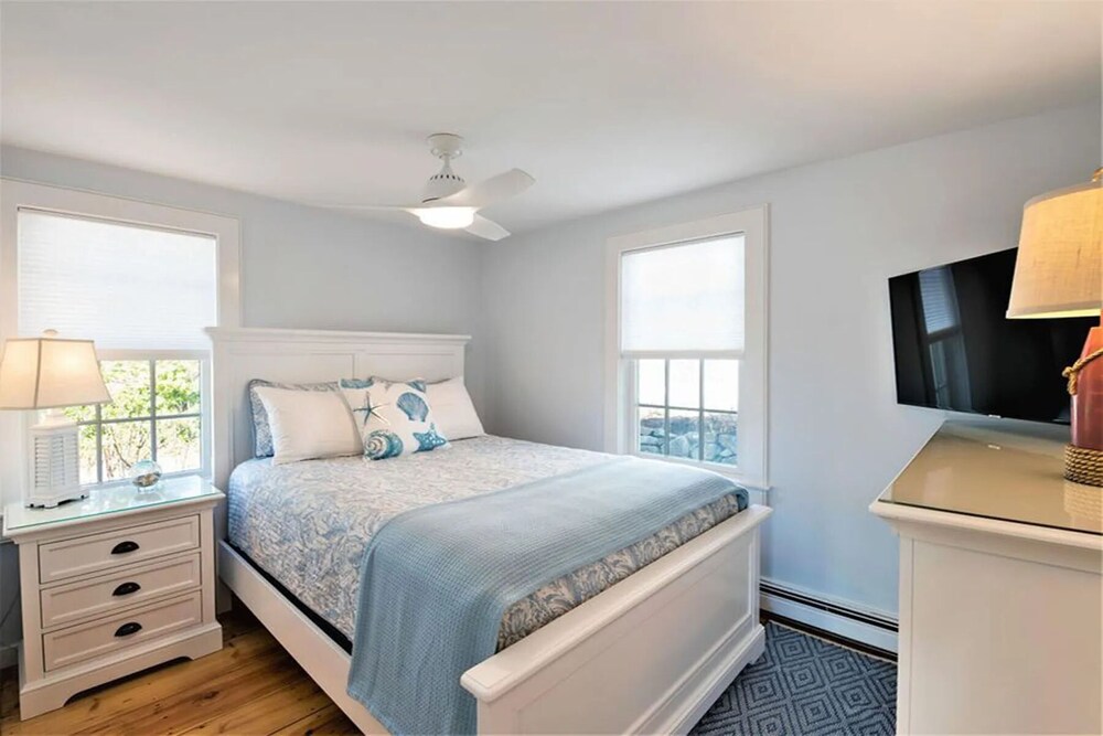 Ocean view beachfront in Maushop Village - Mashpee | Vrbo