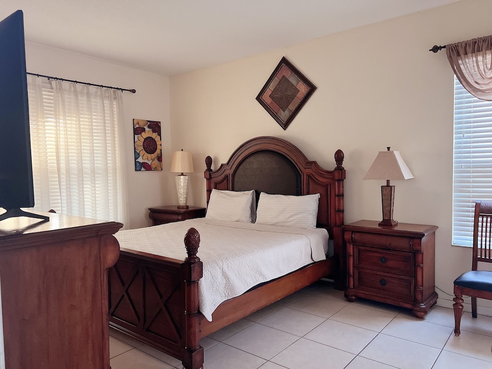Pool home 15 minutes drive to Disney in Emerald Island Resort - Four ...