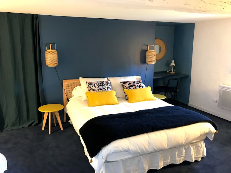 Découvrez La Vie De Château, Louez Le Gîte Bleu! - Nièvre