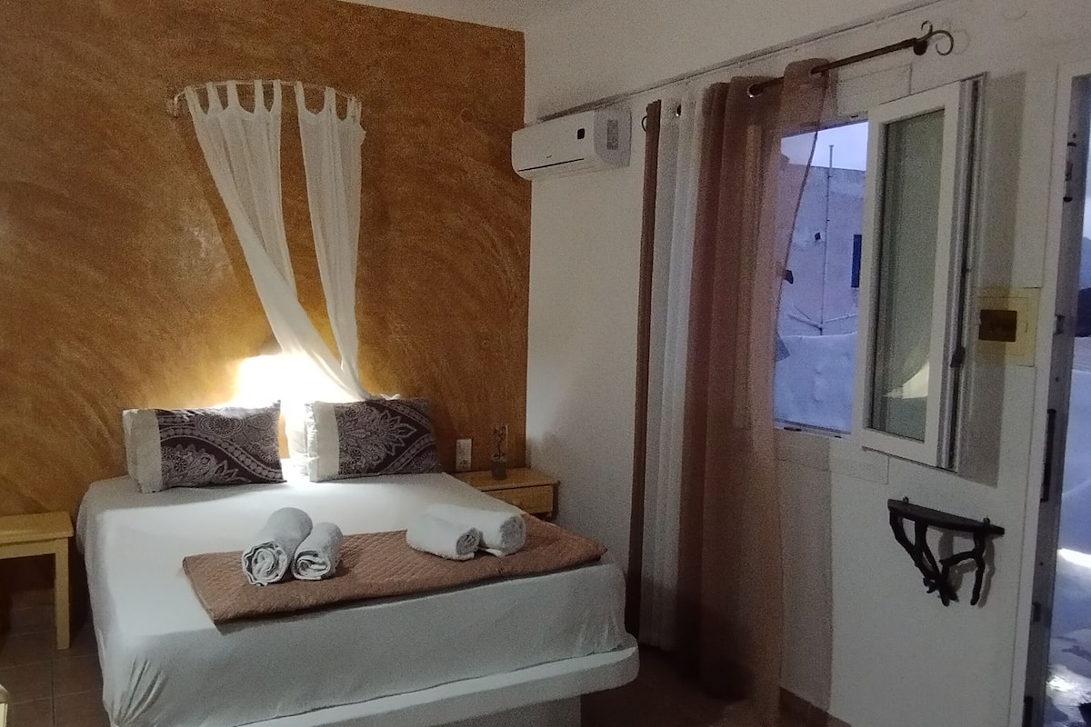Quarto Duplo Comfort (Kleftiko) | Roupa de alta qualidade, camas de colchão Select Comfort