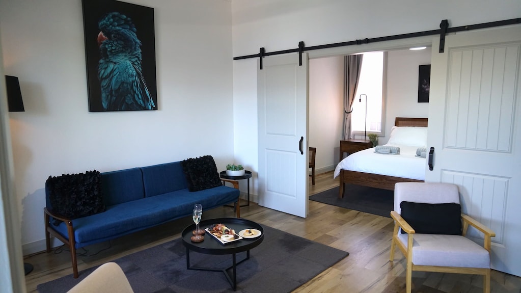 Stay On Summer | Cbd Apartment - Orange