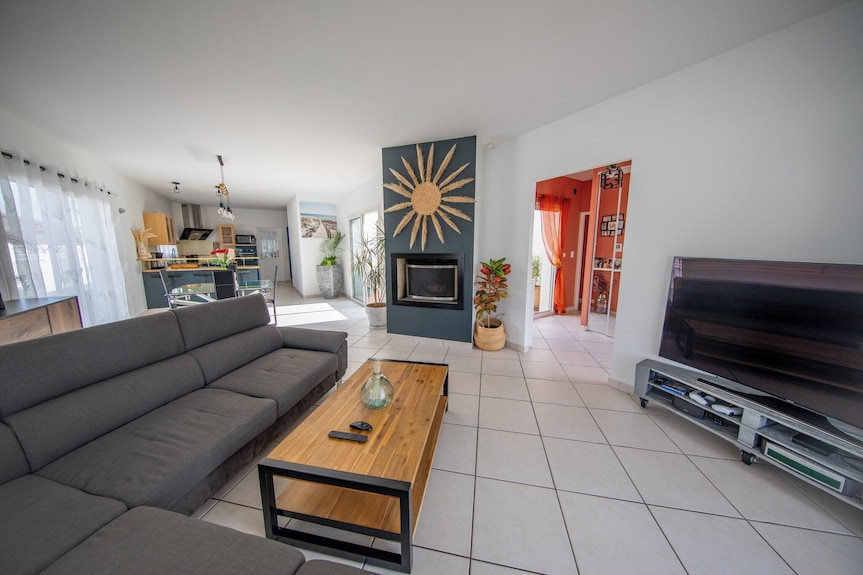 Beautiful House With Large Garden For 8 People With Heated Swimming Pool - Saint-Jean-d'Illac