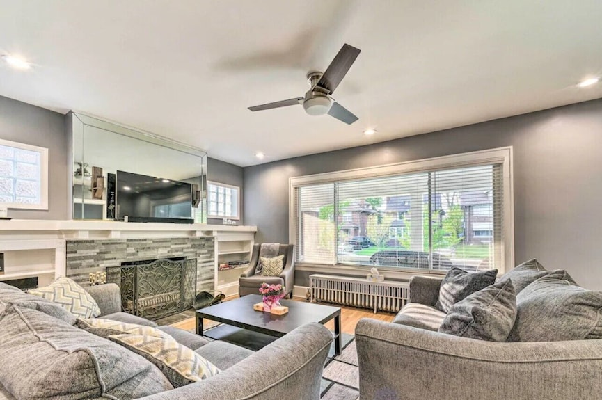 Comfortable Home For Families & Teams, Sleeps 8, Easy Access To Downtown - 디어본