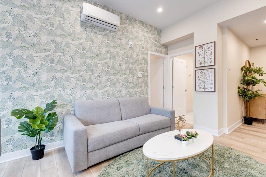 M11 | Mount-royal Suites: 2br + Sofa Bed - 25 - Montreal