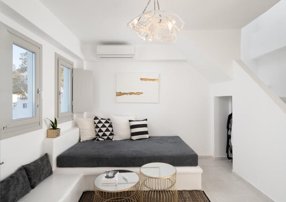 Canyon Santorini - Santorini