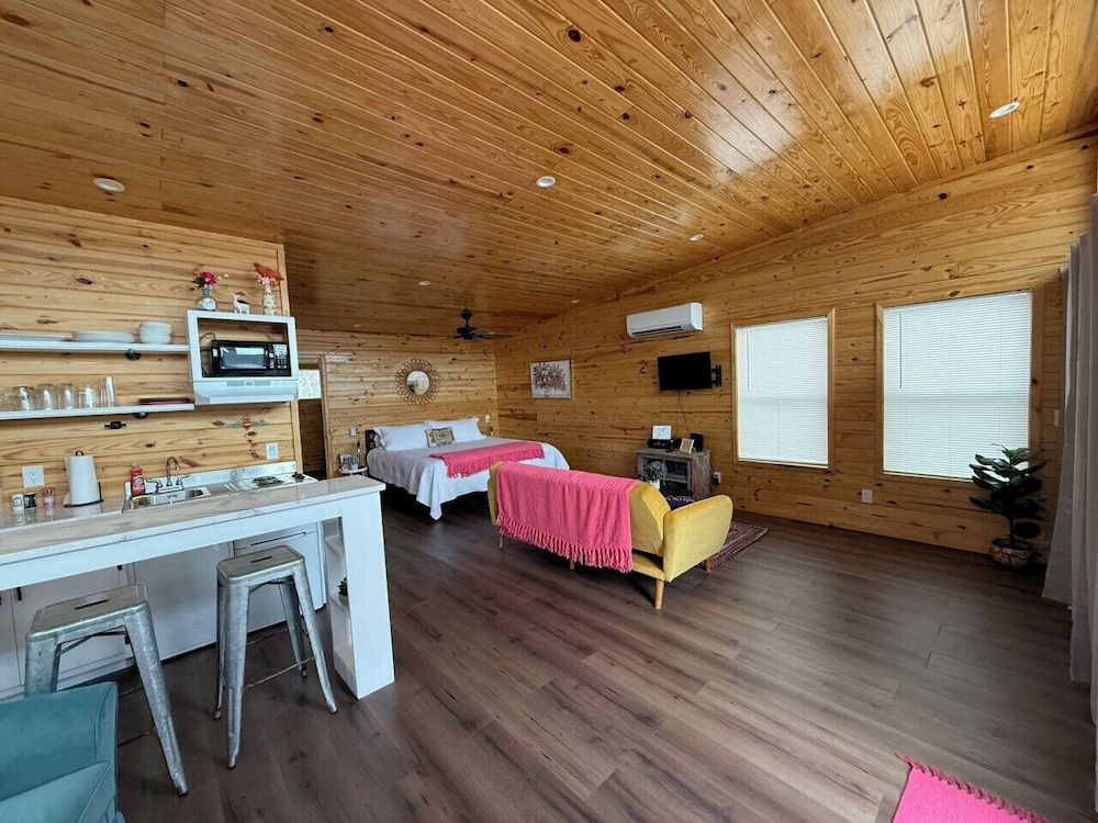 Mexico-themed cabin in Texas Hill Country on the Nueces River - Uvalde ...