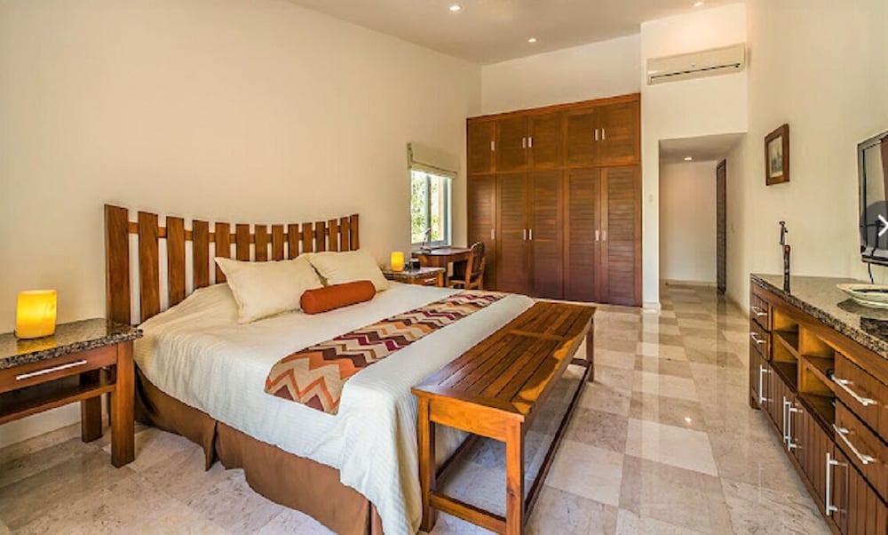 Villa On The Golf Course, Only 5 Minutes Walk To The Turquoise Blue Sea - Puerto Aventuras