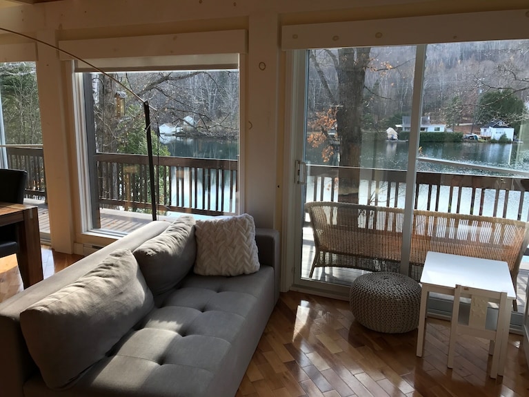 4 Bedrooms Waterfront Cottage On Lake Duhamel In Mont-tremblant - Mont-Tremblant