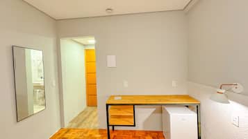 Quarto Duplo | 1 quarto, minibar, Wi-fi grátis, roupa de cama fornecida