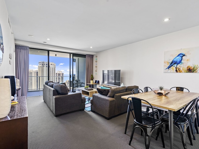 Level 27 Ocean View Two Bedroom @ Circle On Cavil - 서퍼스 파라다이스