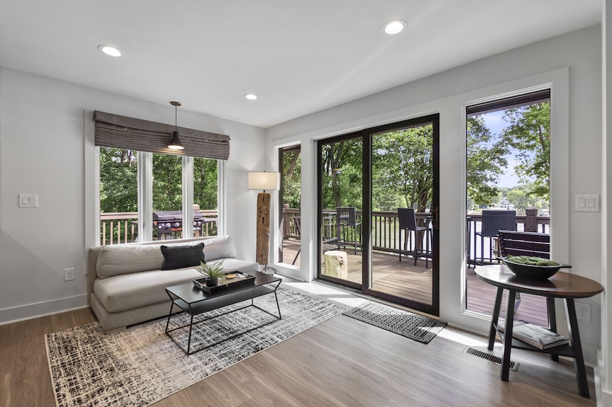 Stunning 5 Bedroom Private Lakefront Getaway On 3 Acres With 420 Ft On The Lake - Lake Norman, NC