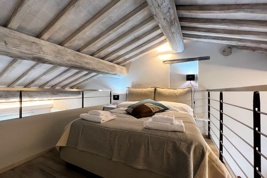 Kami-central Beautiful Apartment Over The Roofs - Siena