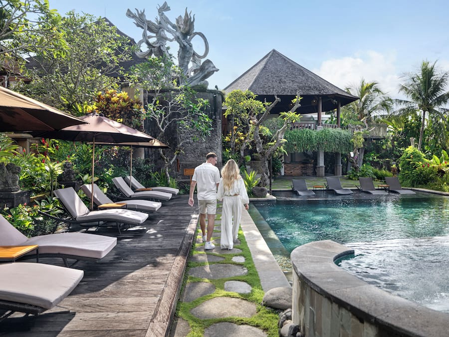 Piscina exterior, da(s) 7:00 à(s) 19:00, guarda-sóis, espreguiçadeiras