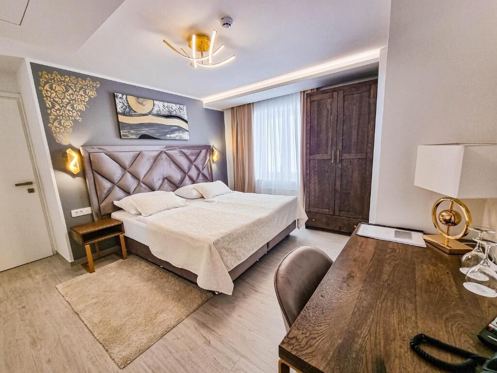 Quarto Duplo ou Twin Superior | Roupa de alta qualidade, minibar, cofre no quarto, secretária 