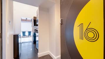 Estúdio premium | 1 quarto, individualmente mobiliados, escrivaninha