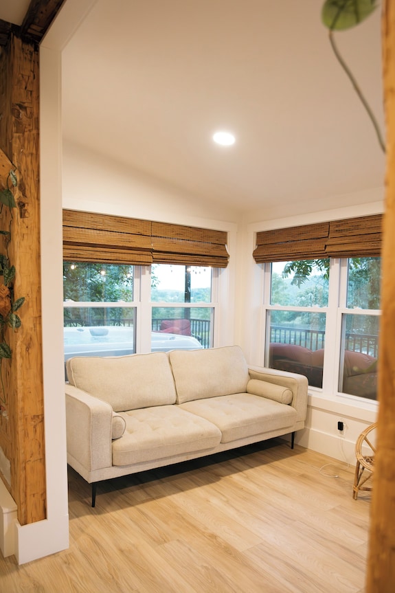 Valley View Stay With Hot Tub, Pond, Firepit - 3bd/2ba, Family Friendly - 리버풀