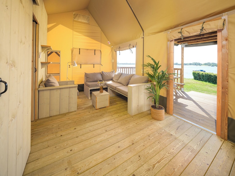 Experience Luxury Glamping In The Elevated Safari Tent Ranger By The Water. - Arnhem