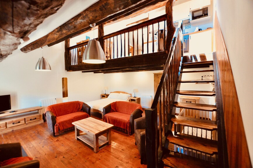 Le Sanglier - Stylish, Family Friendly Gite With Heated Pool, Playground And Terraces - Saint-Pons-de-Thomières