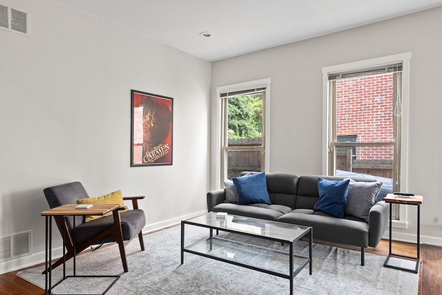 Sweeping Views In Bright And Spacious Loft In Otr - Cincinnati